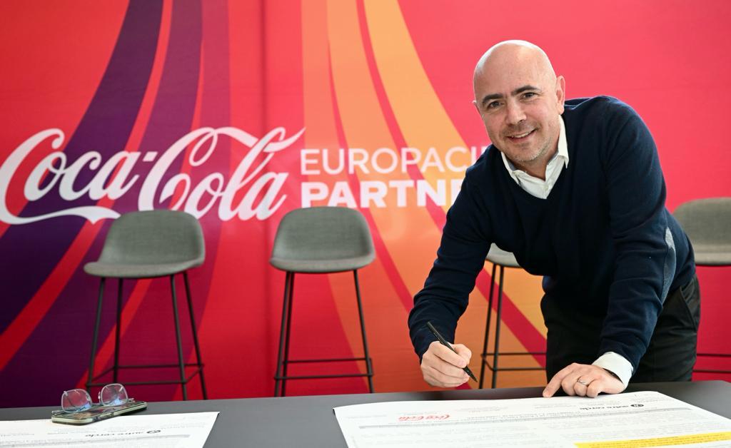 Coca-Cola en France signe la Charte d'Engagement LGBT+ de L'Autre ...